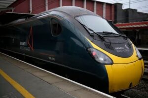 Avanti West Coast bids to bring back weekday trains between Blackpool ...